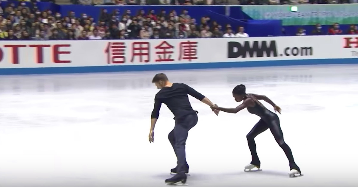 Figure Skating Duo Floors Fans With Stunning Routine - SnapMyTales