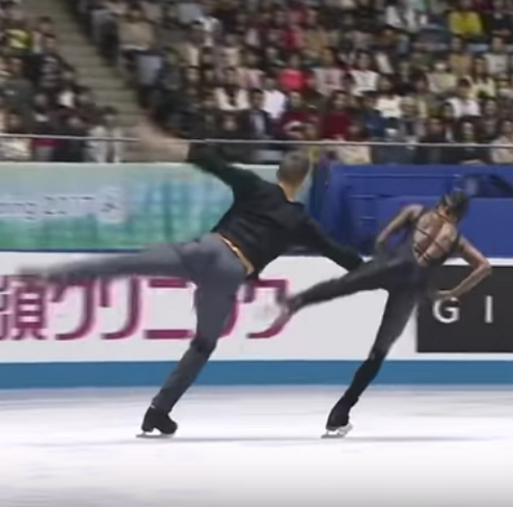 Figure Skating Duo Floors Fans With Stunning Routine - SnapMyTales
